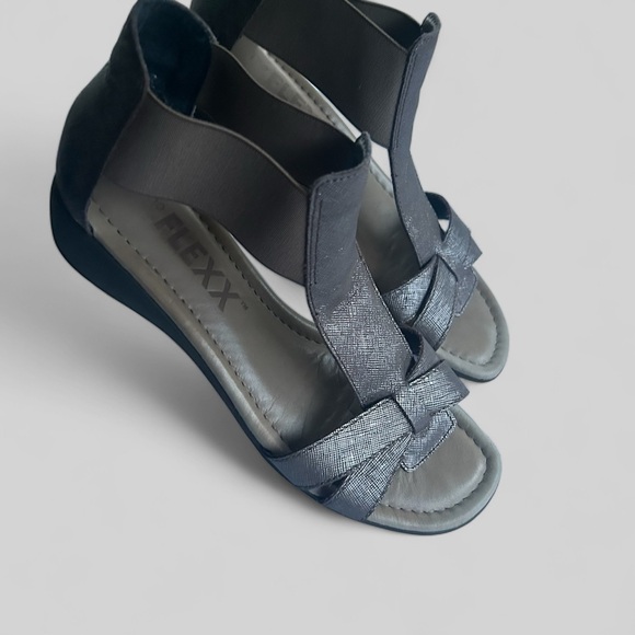 THE FLEXX | Shoes | The Flexx Gold Shimmer Textured Leather Comfort ...